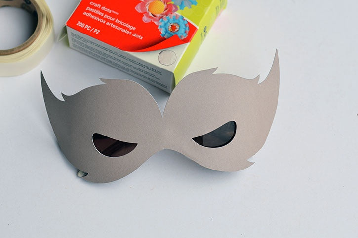 No-Sew Halloween Eye Mask – Glue Dots